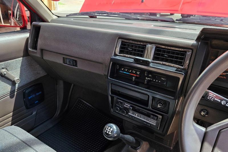 Used Nissan 1-Tonner 1.8 SWB Custom Single-Cab for sale in Gauteng ...