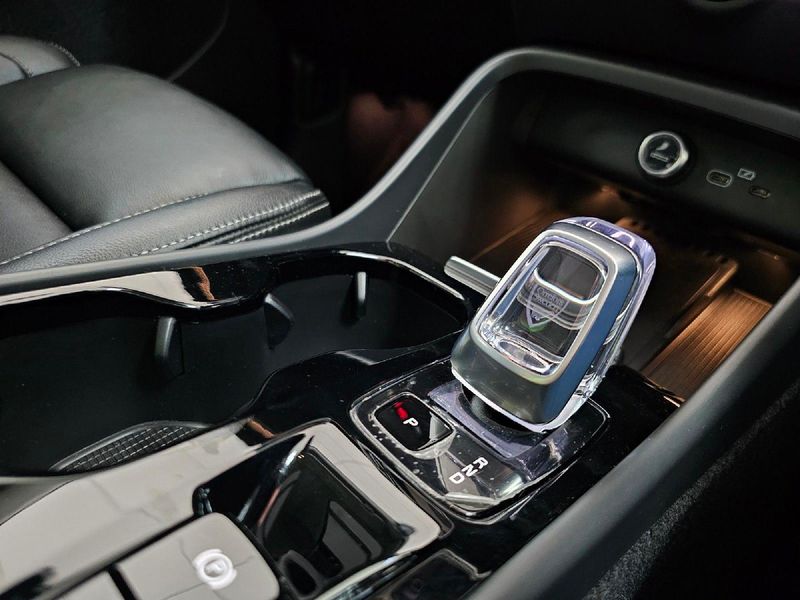 Used Volvo XC40 B4 Plus Dark Geartronic Mild-Hybrid for sale in Gauteng ...