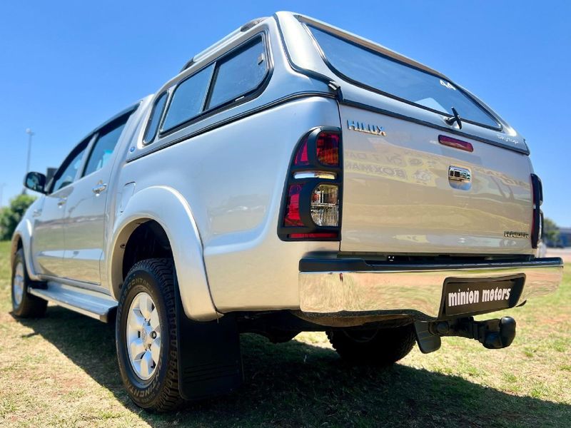 Used Toyota Hilux 2.7 VVTi Raider Double-Cab for sale in Gauteng - Cars ...