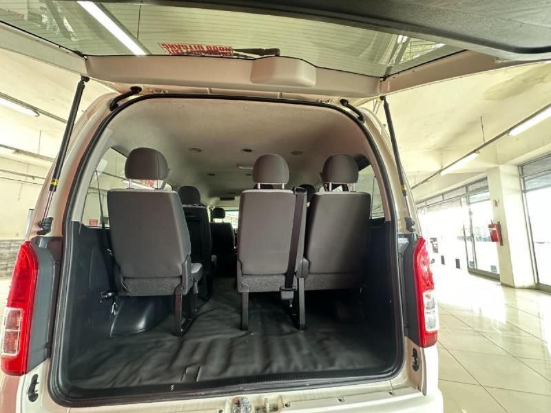 Used Toyota Quantum 2.5 D-4D 10-seat for sale in Gauteng - Cars.co.za ...