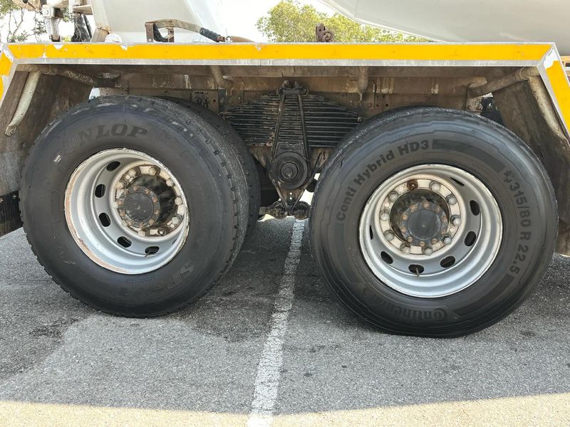 Used UD Trucks Quester CGE370 (E47) 8X4 Auto MIX C/C for sale in ...