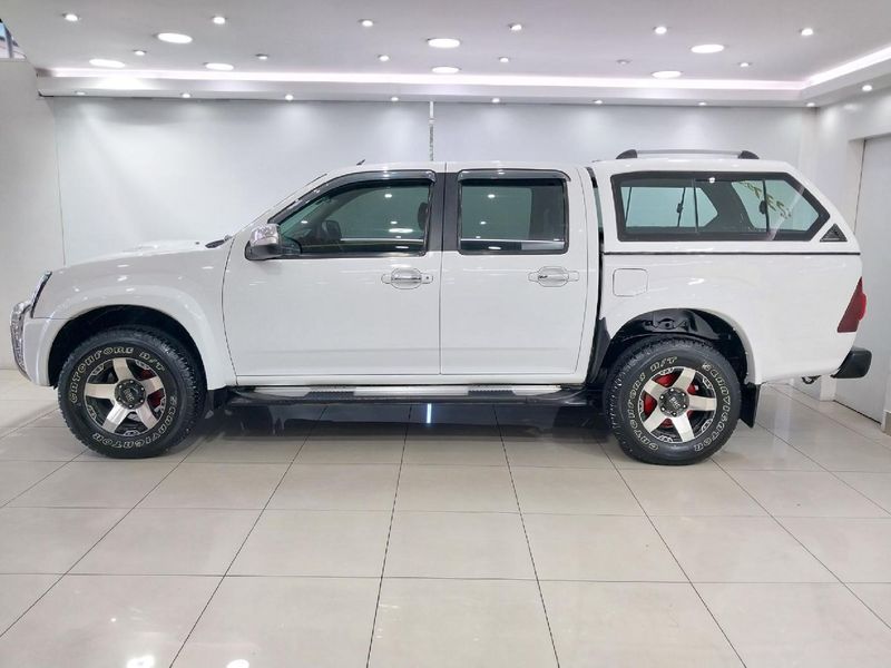 Used Isuzu KB 300 D-Teq LX Double-Cab for sale in Kwazulu Natal - Cars ...
