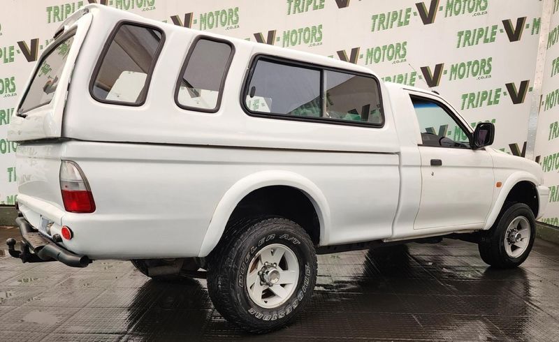Used Mitsubishi Colt 2400i LWB 4x4 Trailbuster Single-Cab for sale in ...