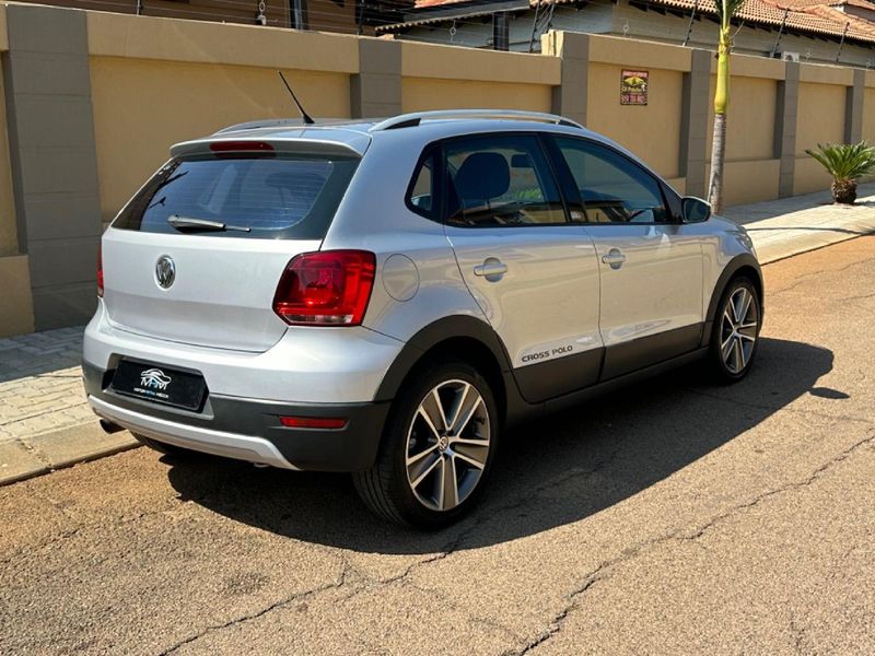 Used Volkswagen Polo 1.6 TDI Cross for sale in Gauteng - Cars.co.za (ID ...