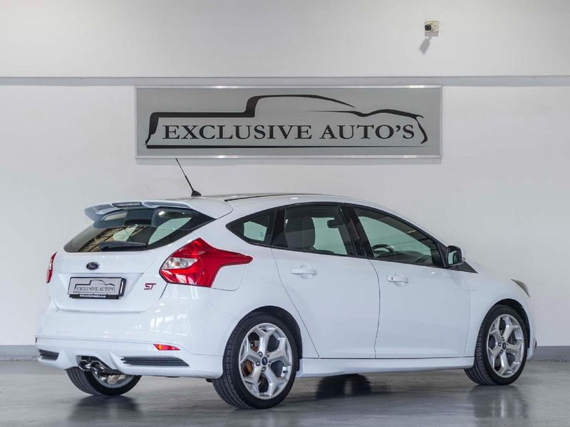Used Ford Focus 2.0 GTDi ST1 5-dr for sale in Gauteng - Cars.co.za (ID::9410462)