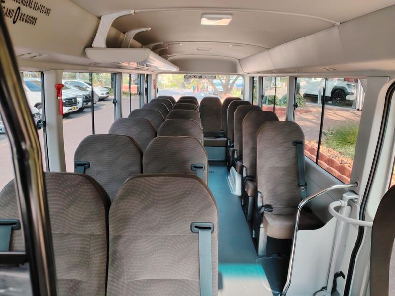 Used Toyota Coaster 2.8D GL Auto 23 Seater for sale in Gauteng - Cars.co.za (ID::9421822)