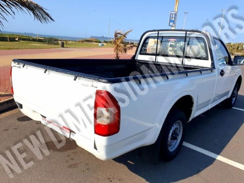 Used Isuzu KB 200 Fleetside Single-Cab for sale in Kwazulu Natal - Cars ...