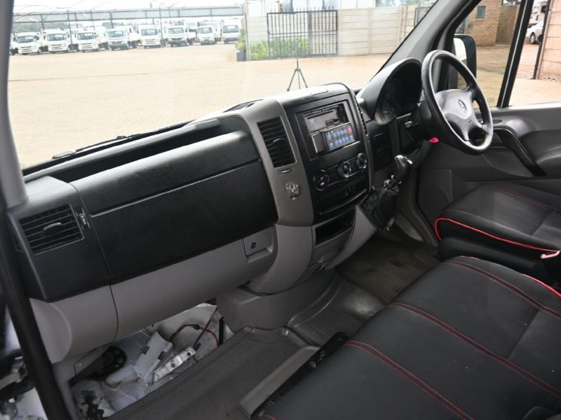 Used Mercedes-Benz Sprinter 311 Cdi F/c P/v for sale in Gauteng - Cars ...