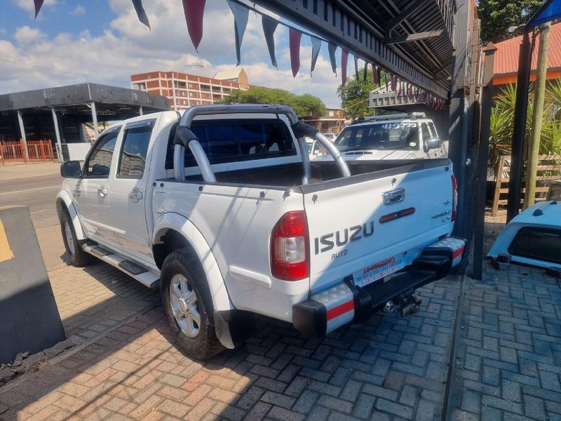Used Isuzu KB 300 TDi LX Auto Double-Cab for sale in North West ...