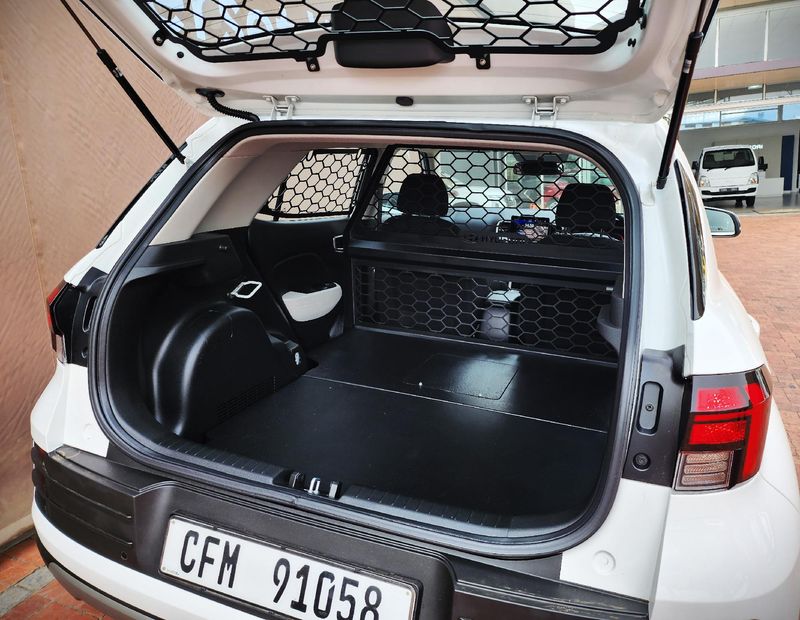 Used Hyundai Venue 1.2 Motion Cargo Panel Van for sale in Western Cape ...