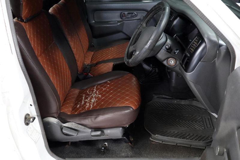 Used Mitsubishi Colt 2000 LWB Single-Cab for sale in Gauteng - Cars.co ...