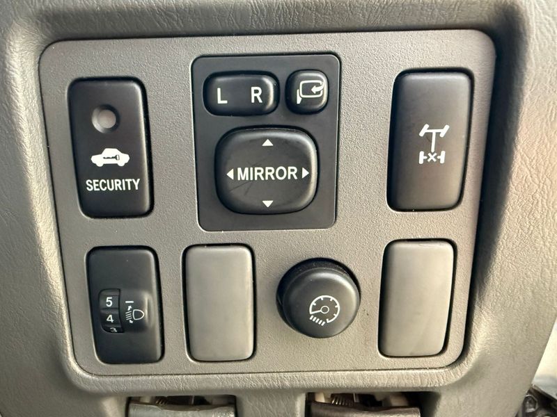 Used Toyota Hilux 2.7 VVTi Raider Raised Body Double-Cab for sale in ...