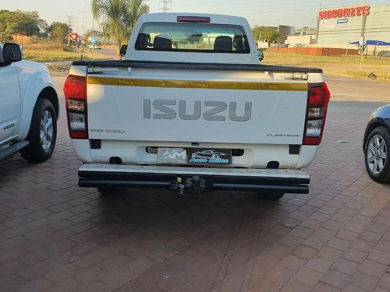 Used Isuzu KB 250D Leed Fleetside Single-Cab for sale in North West ...