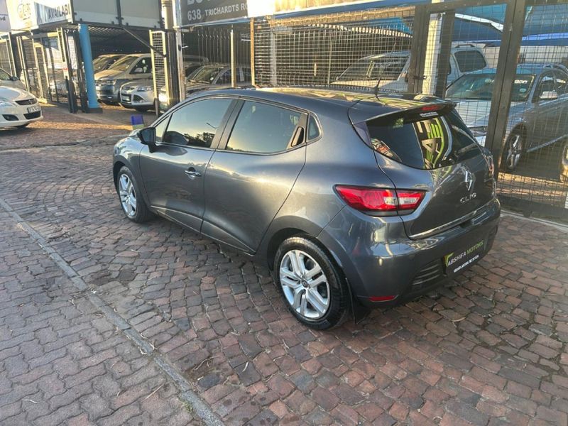 Used Renault Clio IV 900T Expression 5-dr (66kW) for sale in Gauteng ...