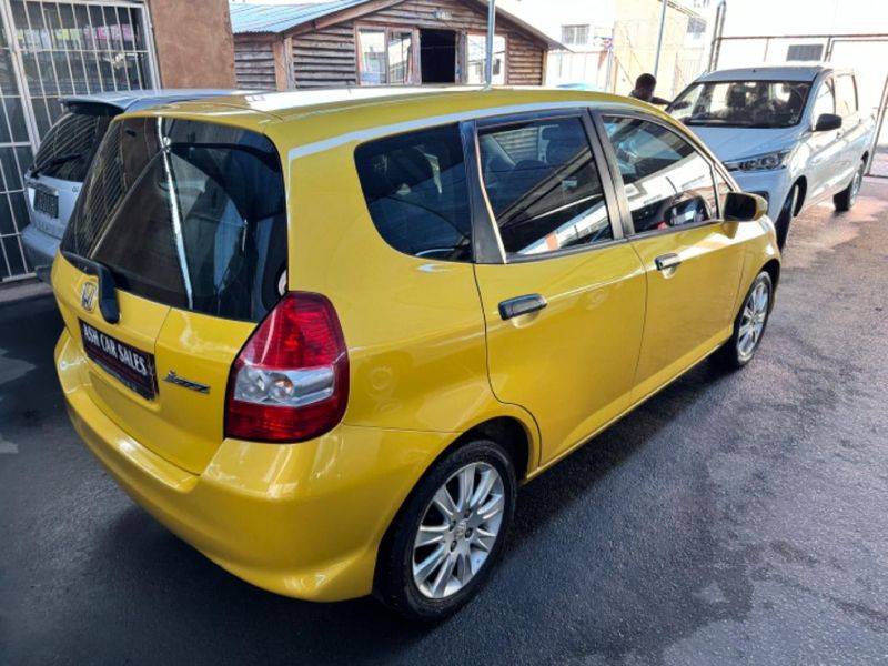Used Honda Jazz 2006 Honda Jazz Small Auto for sale in Kwazulu Natal ...