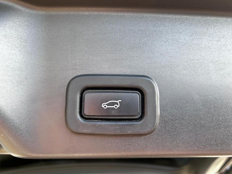 Used Land Rover Range Rover Evoque 2.0D SE R-Dynamic | D200 (147kW) for ...