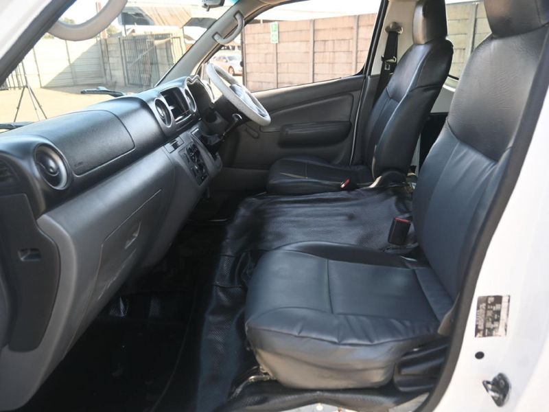 Used Nissan NV350 2.5 16-seat Impendulo for sale in Gauteng - Cars.co ...