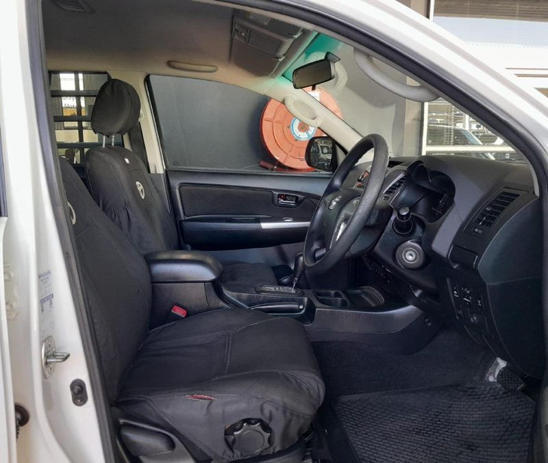 Used Toyota Fortuner 2.5 D-4D Raised Body Auto for sale in Gauteng ...