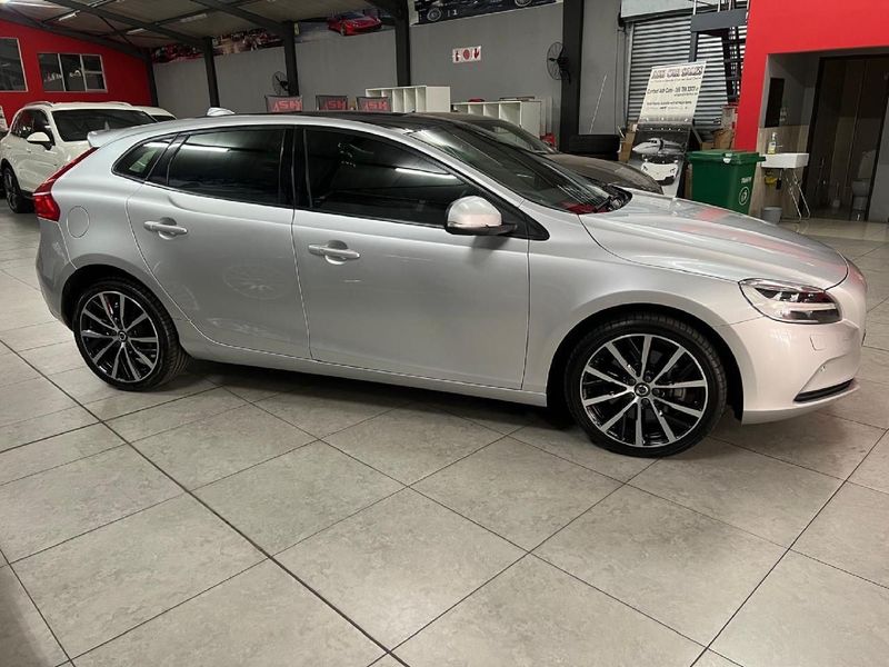 Used Volvo V40 2019 Volvo V40 D3 for sale in Kwazulu Natal - Cars.co.za (ID::9679974)