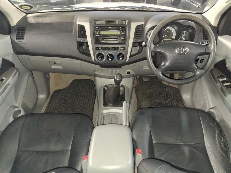 Used Toyota Hilux 2.7 VVTi Raider Double-Cab for sale in Gauteng - Cars ...