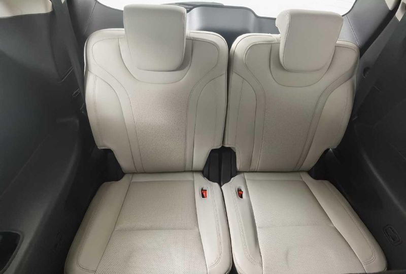 New Mahindra XUV 700 2.0 AX7 Auto 7-Seat for sale in Gauteng - Cars.co ...