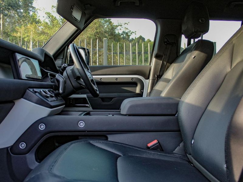 Used Land Rover Defender 110 D300 SE X-Dynamic (221kW) for sale in ...