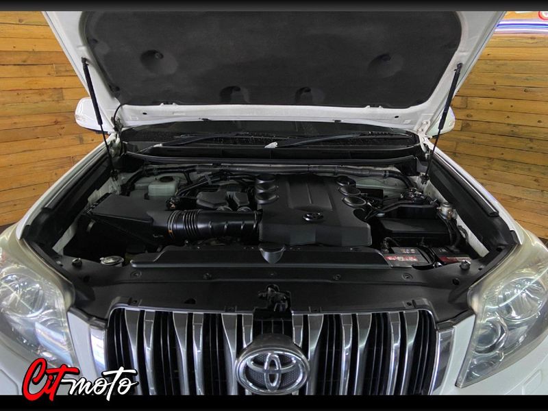 Used Toyota Land Cruiser Prado 4.0 V6 VX Auto for sale in Gauteng ...