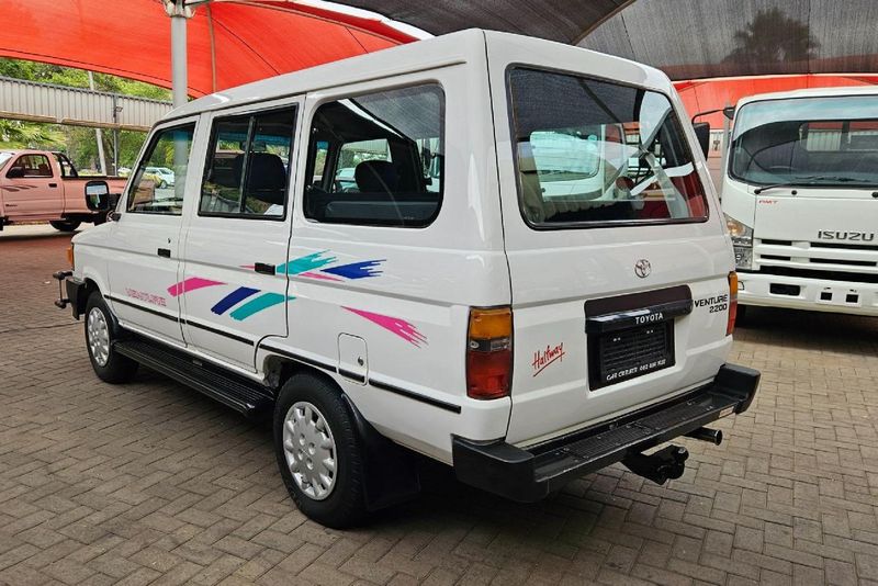 Used Toyota Venture 2200 6+4 for sale in Gauteng - Cars.co.za (ID::9834698)