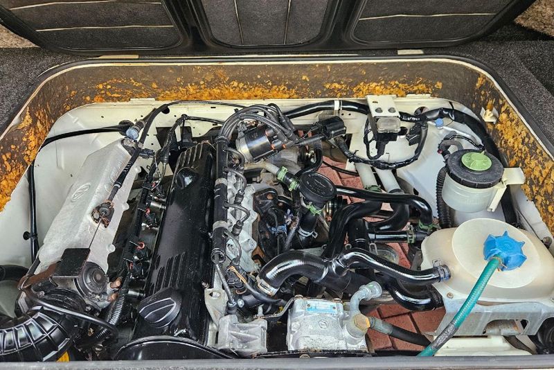 Used Volkswagen Kombi Microbus Exclusive 2.6 for sale in Gauteng - Cars ...