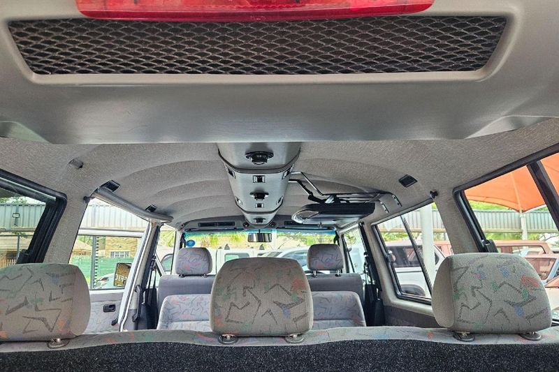 Used Volkswagen Kombi Microbus Exclusive 2.6 for sale in Gauteng - Cars ...