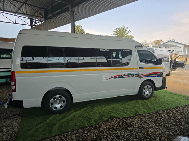 Used Toyota Quantum 2.7 Sesfikile 16-seat for sale in Mpumalanga - Cars ...