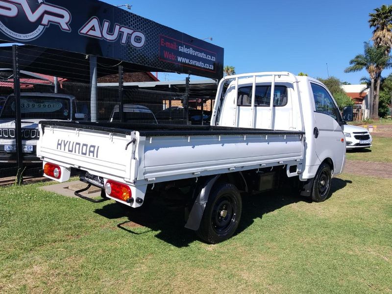 Used Hyundai H100 Bakkie 2.6D Dropside for sale in Gauteng - Cars.co.za ...