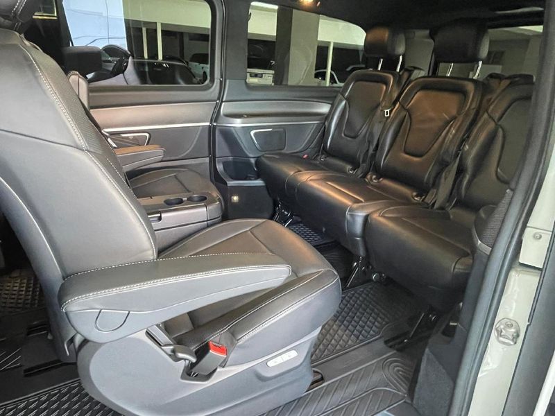 Used Mercedes-Benz V-Class V 300d Avantgarde AMG Line for sale in ...