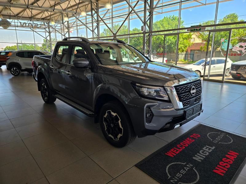 New Nissan Navara 2.5D LE 4X2 Double Cab Auto for sale in Gauteng ...