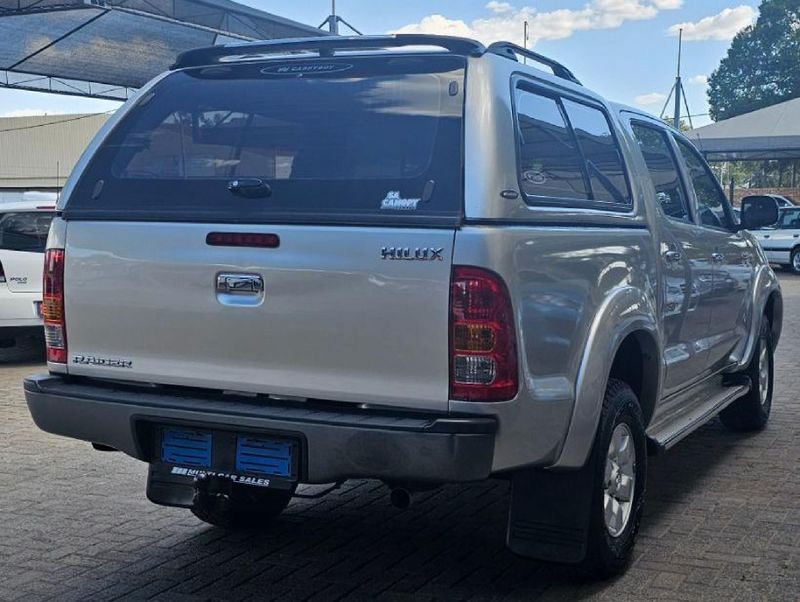Used Toyota Hilux 2.7 VVTi Raider Double-Cab for sale in Gauteng - Cars ...