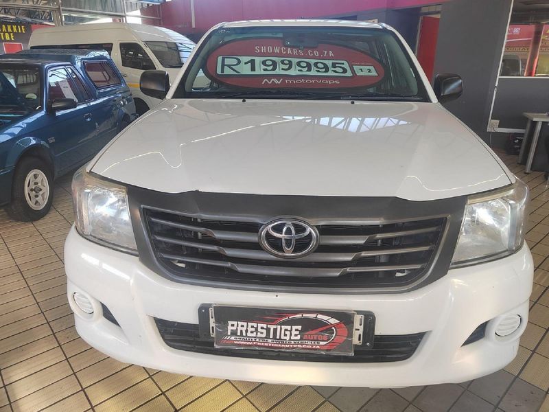 Used Toyota Hilux 2.0 VVTi Single-Cab for sale in Western Cape - Cars ...