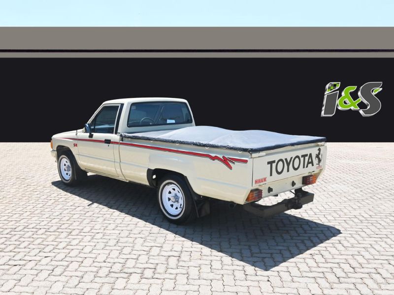 Used Toyota Hilux 2200 for sale in Gauteng - Cars.co.za (ID::9904497)