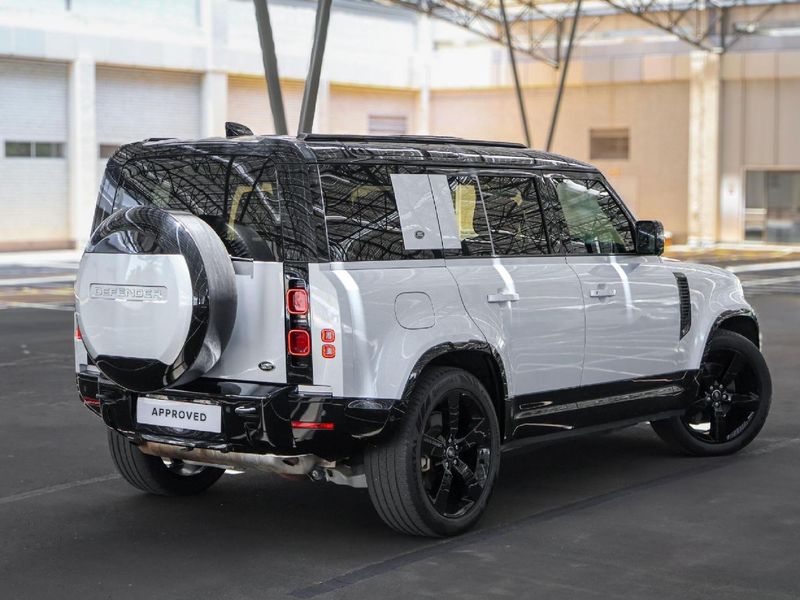 Used Land Rover Defender 110 2.0 SE PHEV X-Dynamic (297kW) for sale in ...