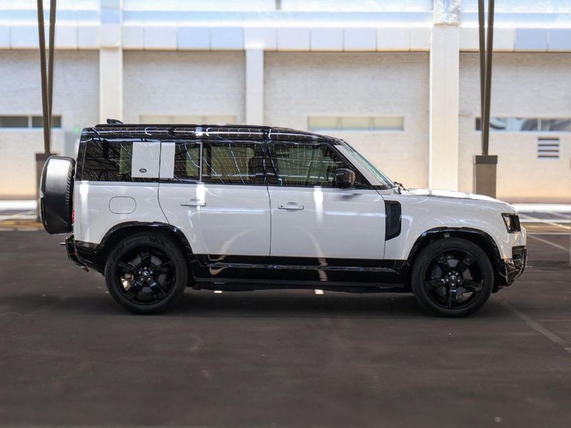 Used Land Rover Defender 110 2.0 SE PHEV X-Dynamic (297kW) for sale in ...