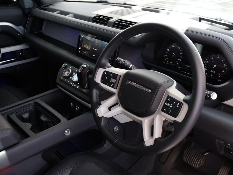 Used Land Rover Defender 110 2.0 SE PHEV X-Dynamic (297kW) for sale in ...