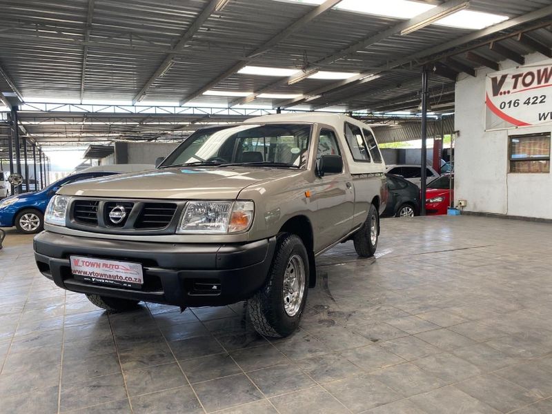 Used Nissan NP300 2.0i LWB Single-Cab for sale in Gauteng - Cars.co.za ...