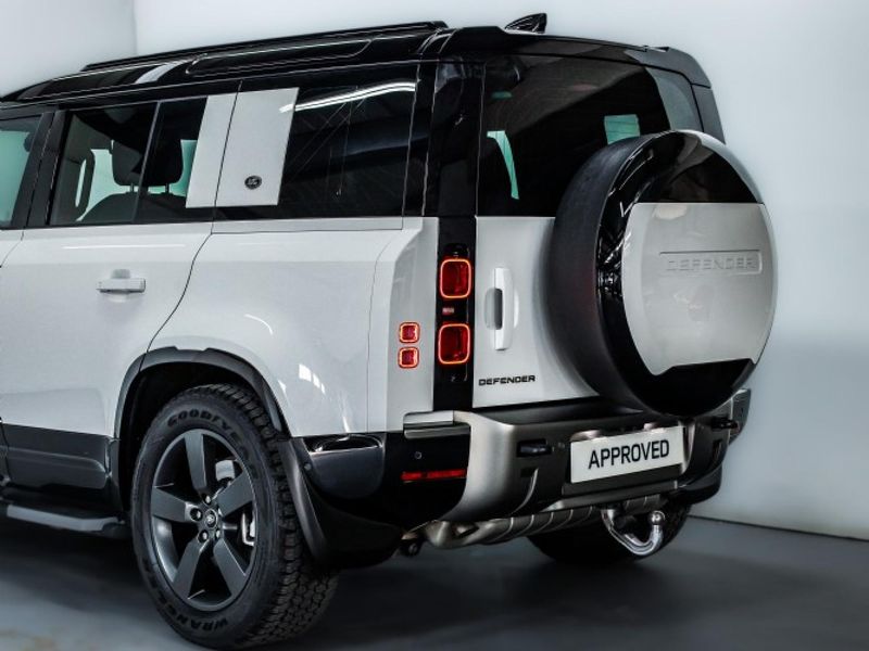 Used Land Rover Defender 110 D300 HSE X-Dynamic for sale in Gauteng ...