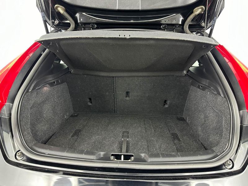 Used Volvo V40 D2 Momentum Auto for sale in Gauteng - Cars.co.za (ID ...