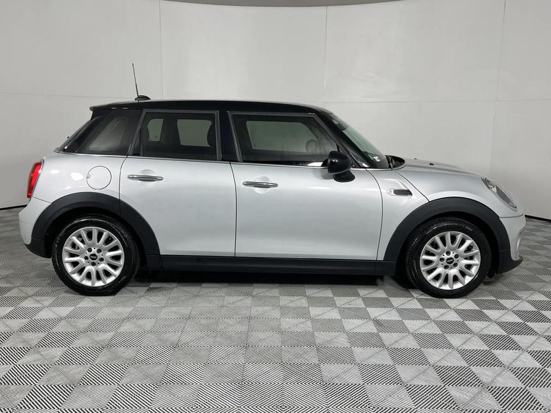 Used MINI Hatch Cooper 5-dr Auto for sale in Gauteng - Cars.co.za (ID ...