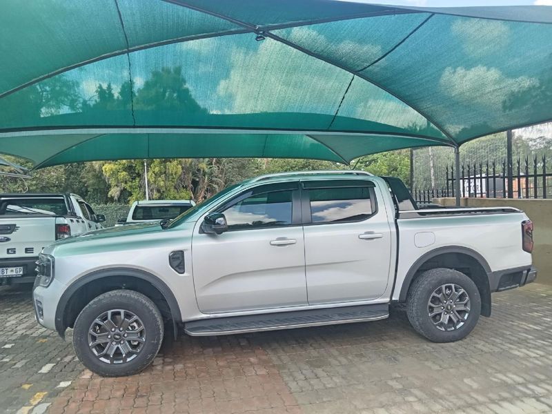 Used Toyota Hilux 2.8 GD-6 Raised Body Legend 4x4 Auto Extended Cab for ...