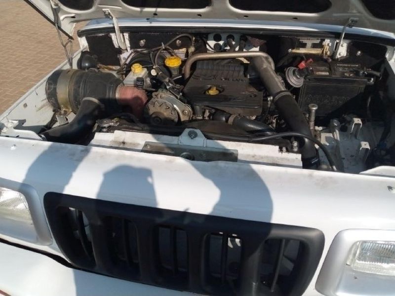 Used Mahindra Bolero NEF Loader Single-Cab for sale in Gauteng - Cars ...