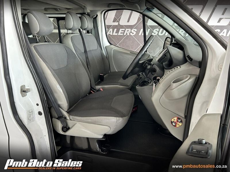 Used Opel Vivaro 1.9 CDTi Bus for sale in Kwazulu Natal - Cars.co.za ...