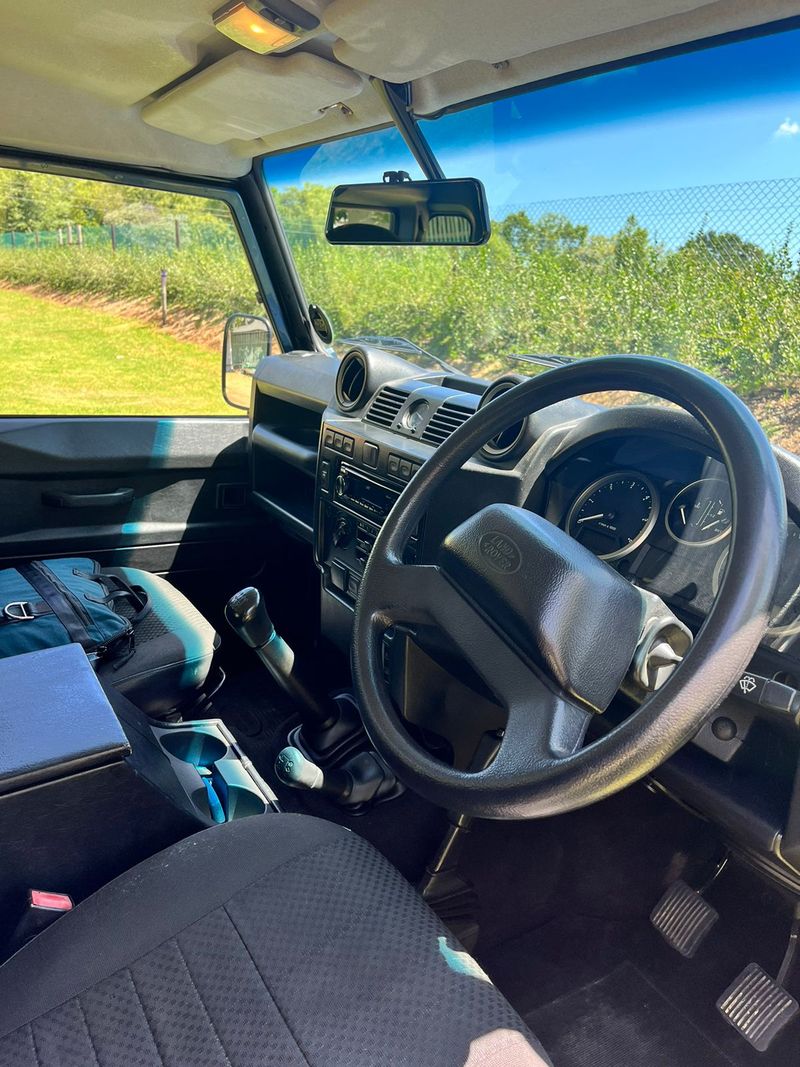 Used Land Rover Defender 90 Puma Station Wagon for sale in Western Cape ...