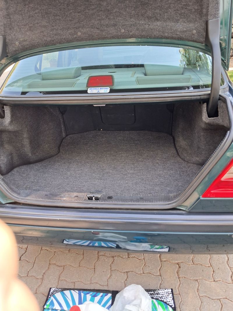 Used Mercedes-Benz C-Class C 250 Classic Diesel for sale in North West ...