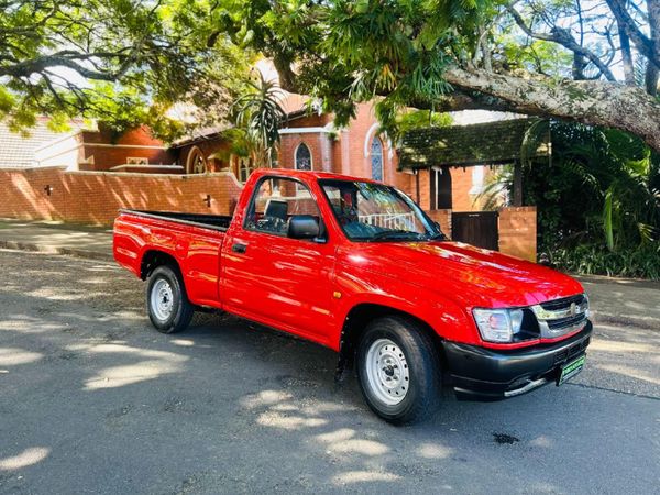 Used Toyota Hilux 2000 SWB Single-Cab for sale in Kwazulu Natal - Cars ...